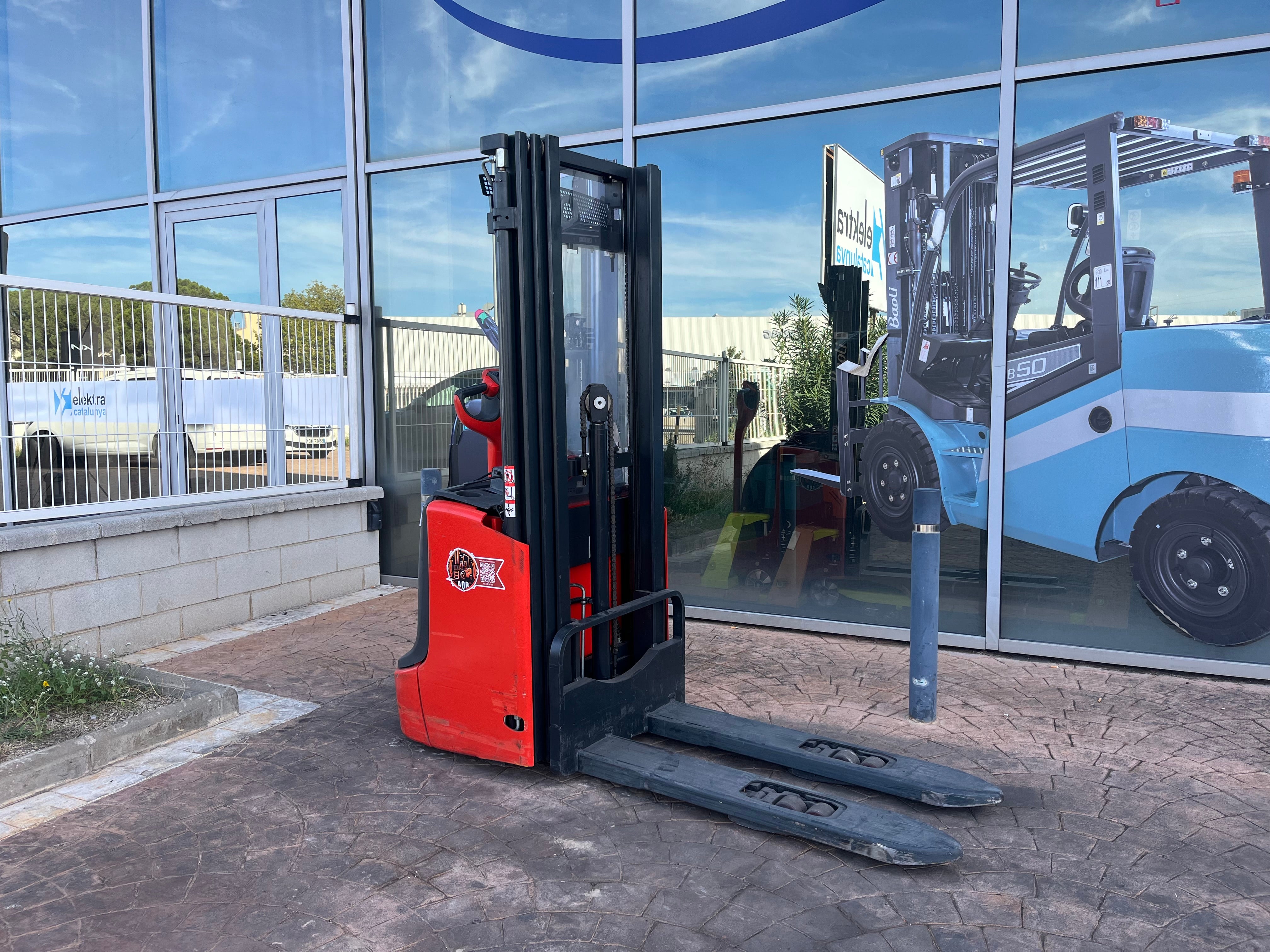 Apilador Eléctrico Linde L12 I – A.O.B. Carretillas